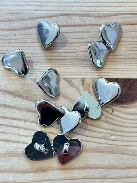02-2562 End of Line Silver Heart Button - 28L – Button-Company