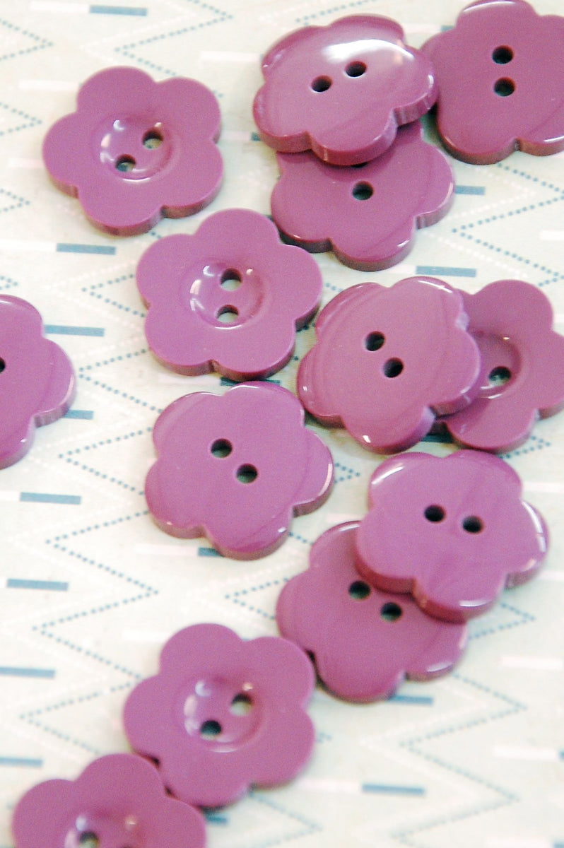 40-26299 Flower Button - 32L - Plum – Button-Company