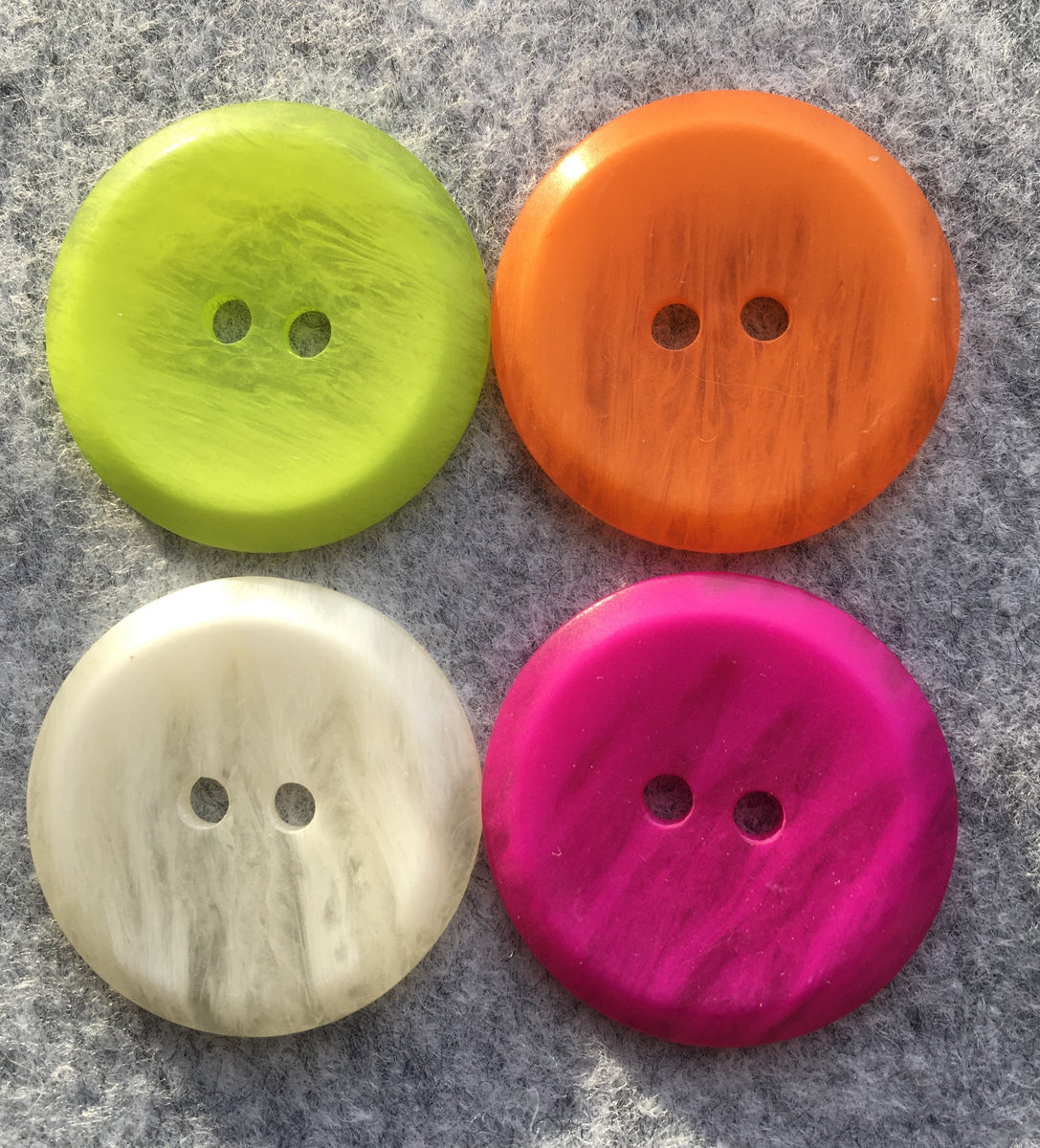 15-4160 Lime Tropical Summer Coat Button - 44L – Button-Company